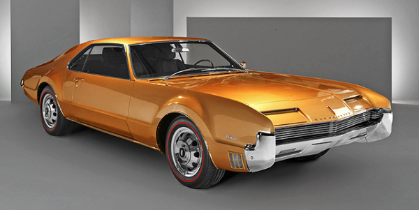 Da li želite Yugo sa V8 motorom?